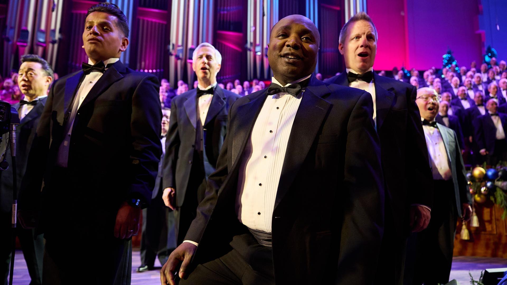 Christmas with The Tabernacle Choir, Featuring Lea Salonga and Sir ...