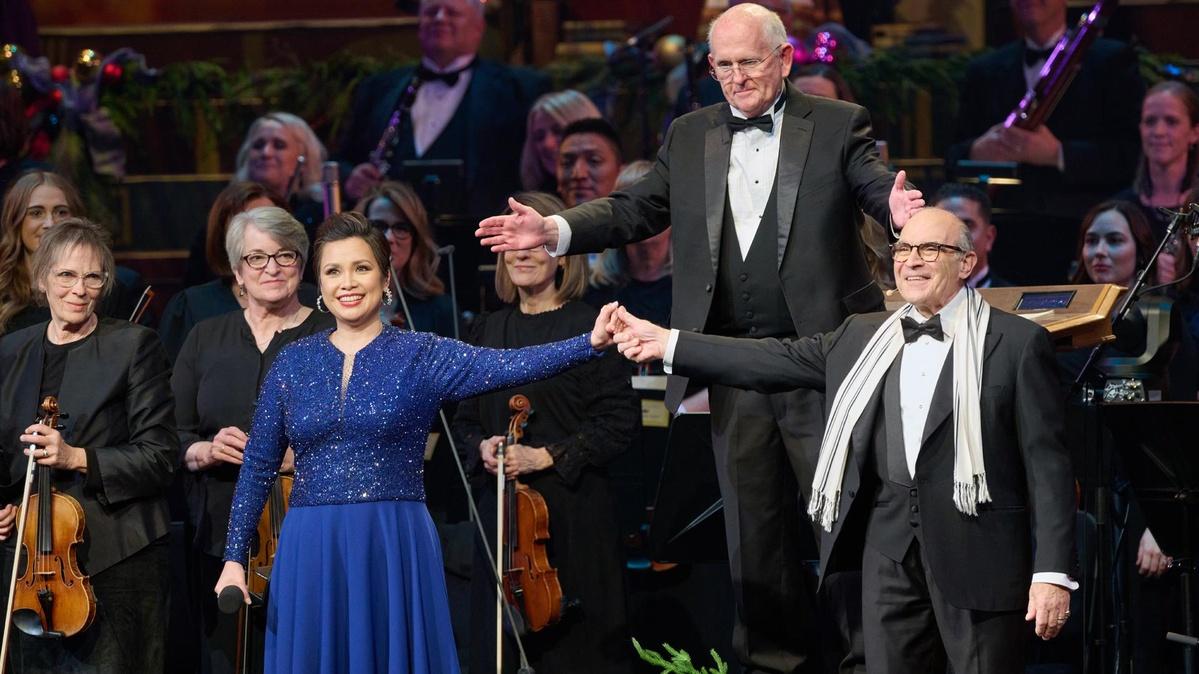 Christmas with The Tabernacle Choir, Featuring Lea Salonga and Sir ...