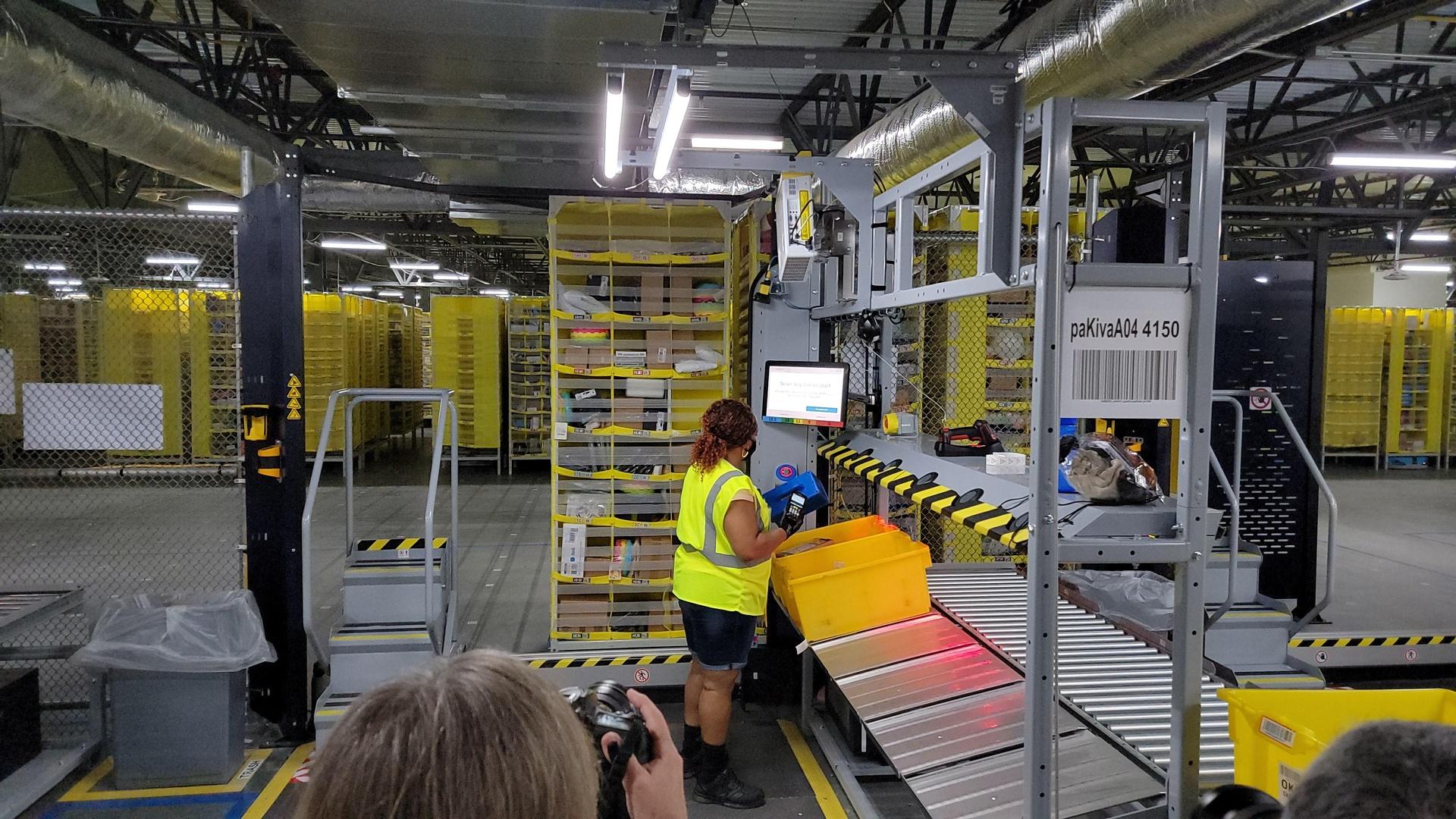 Amazon opens first robotic fulfillment center in Mississippi