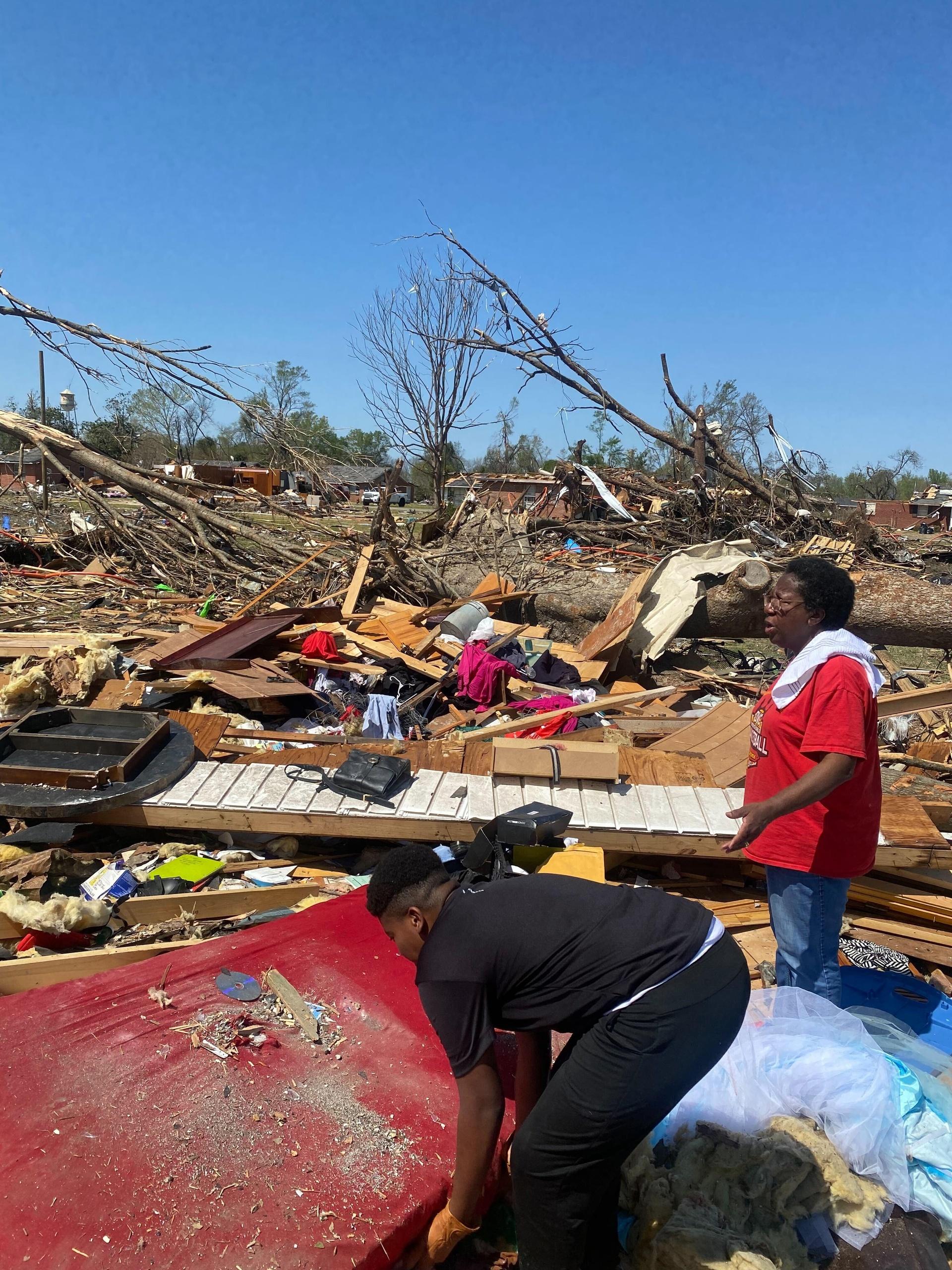 People of Rolling Fork cleaning up and searching through aftermath of ...