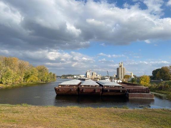 Drought on the Mississippi stalling barges for weeks.