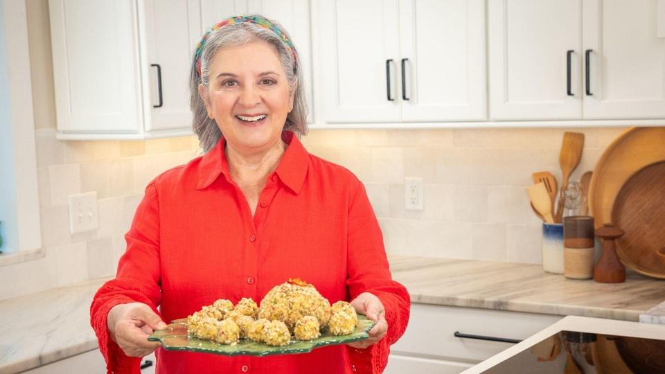 Candied Jalapeño Cheese Ball | The Key Ingredient with Sheri Castle