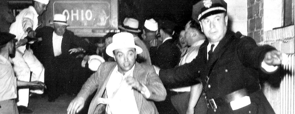 Under Fire, Under Siege: Strikebreakers in Kent, OhioUnder Fire, Under ...