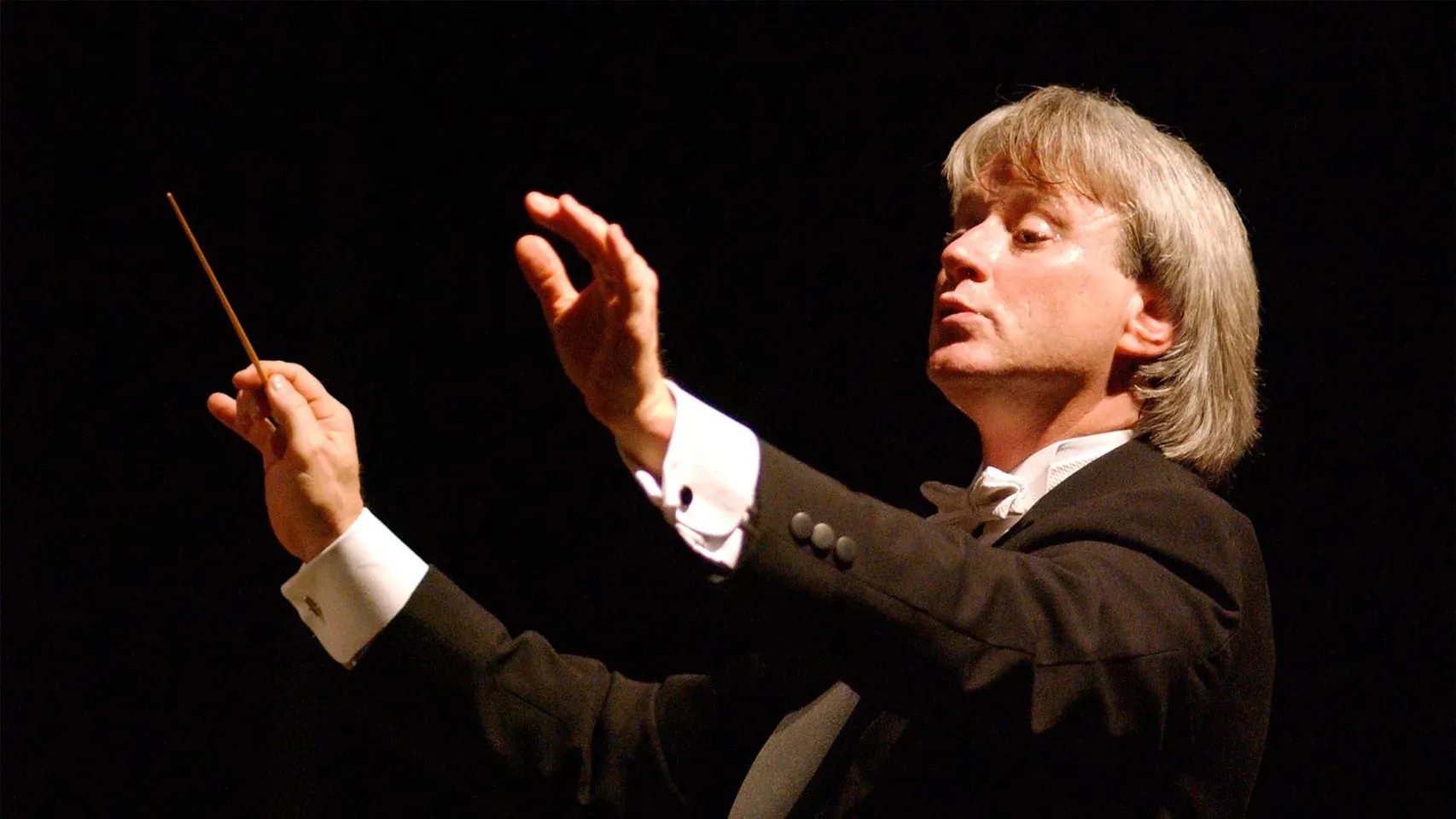 Under the Baton Pacific Symphony's Carl St.Clair | PBS