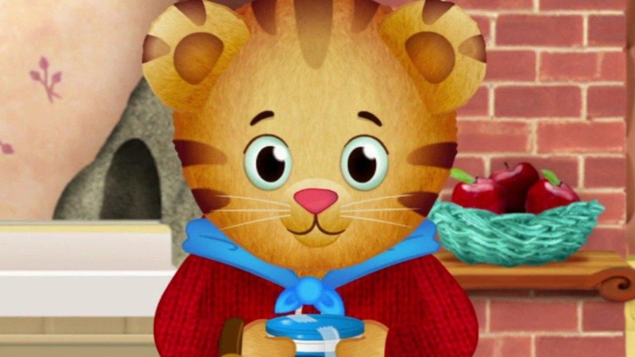 Daniel Tiger's Neighborhood Daniel Makes a Noise Maker; Daniel Makes ...