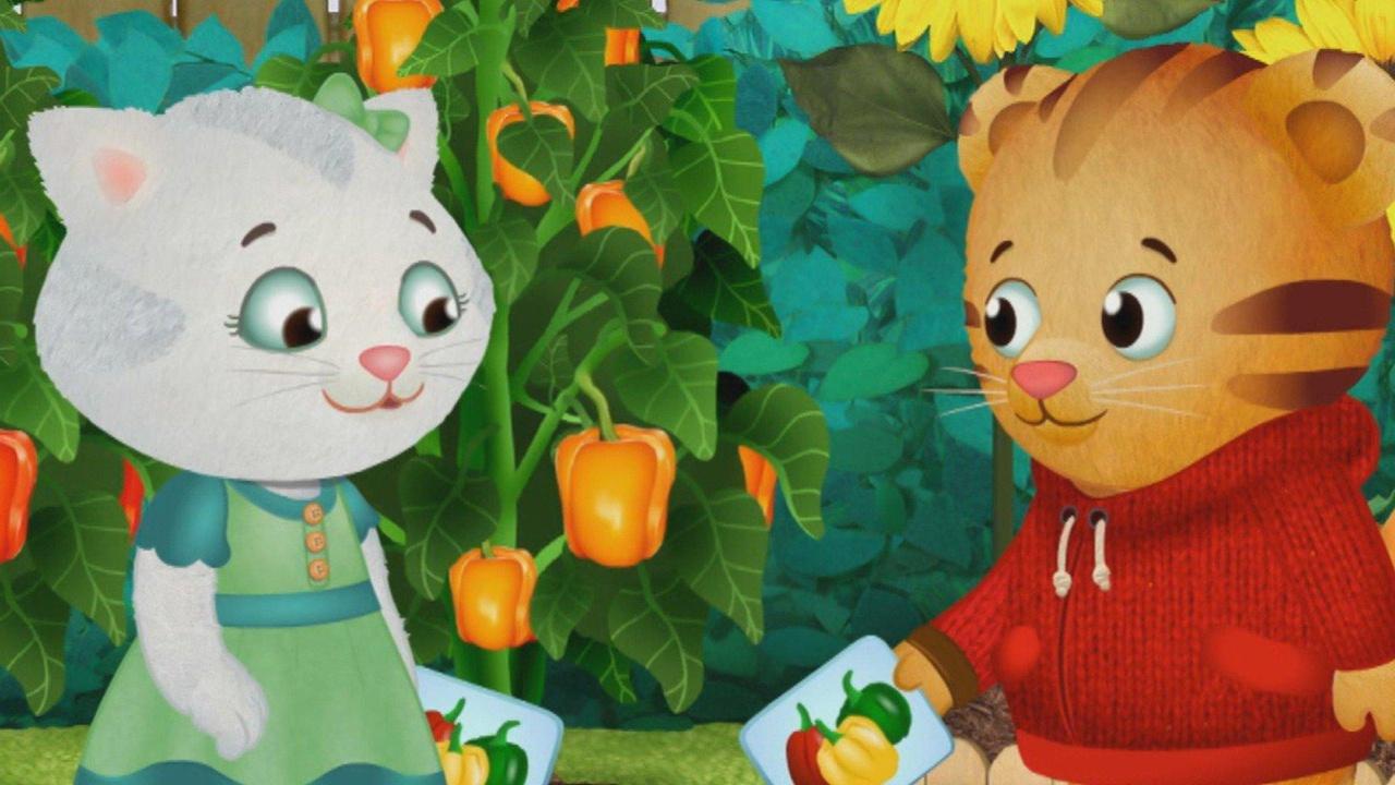 Daniel Tiger's Neighborhood Fruit Picking Day; Daniel Is Big Enough to ...