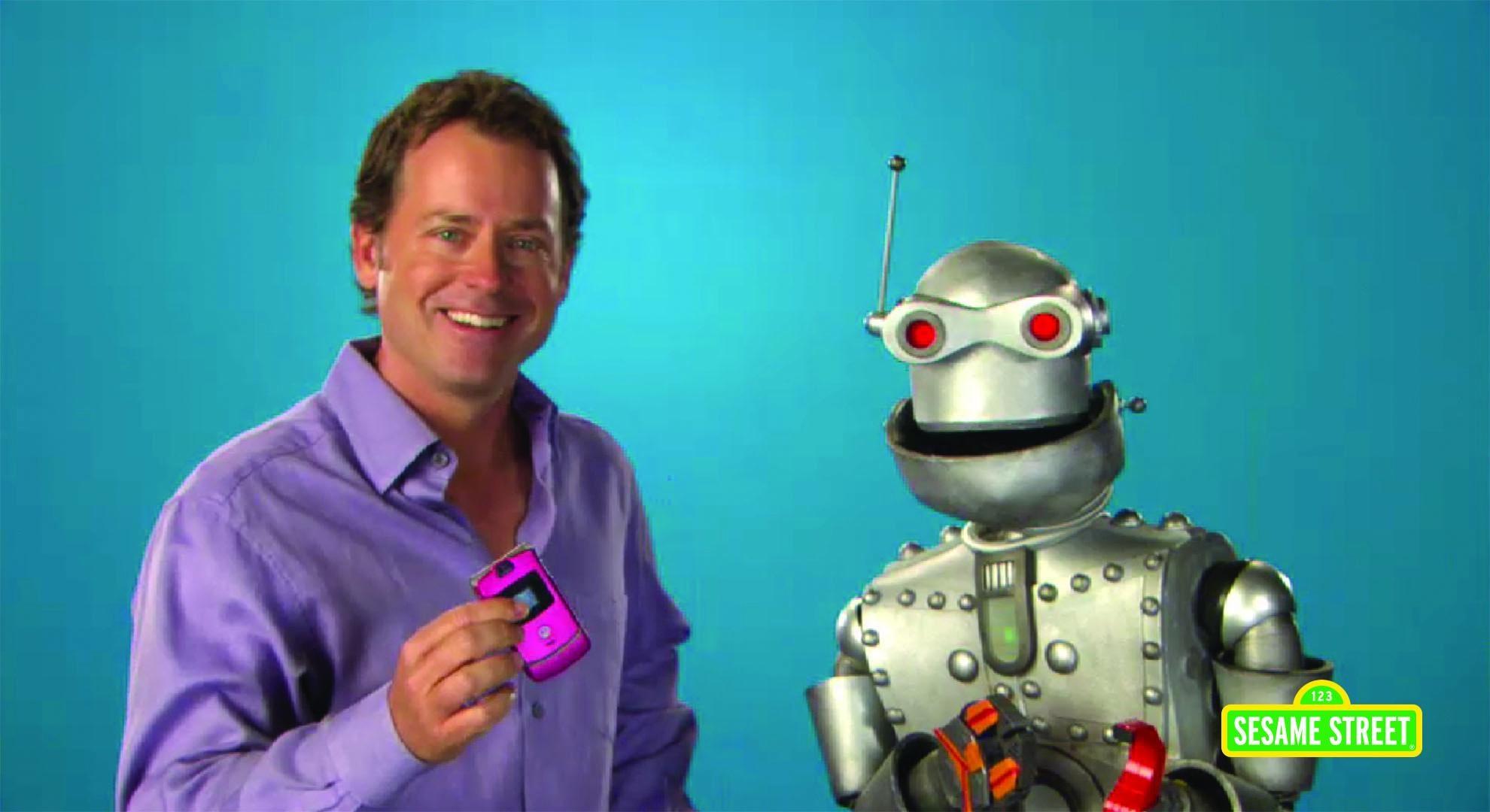 Greg Kinnear: Machine | Sesame Street | PBS LearningMedia