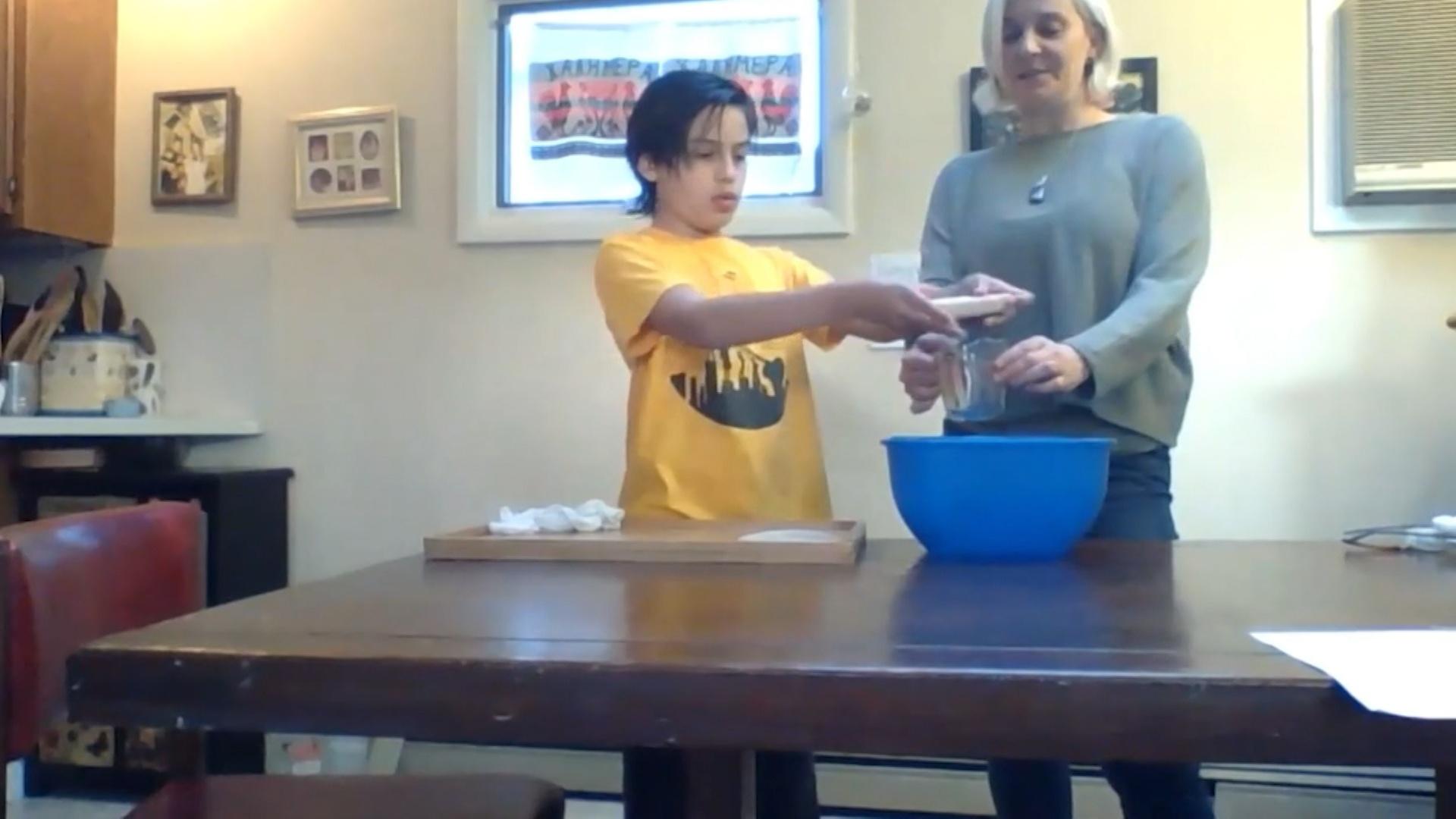 Absorption Experiment | Let's Learn | PBS LearningMedia