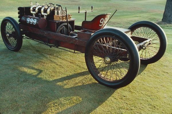 The sound of a 1905 Darracq 200 HP. 25.4 litre V8 engine. : r/cars