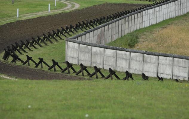 Former East German Border Crossing At Hoetensleben | Berlin Wall | The ...