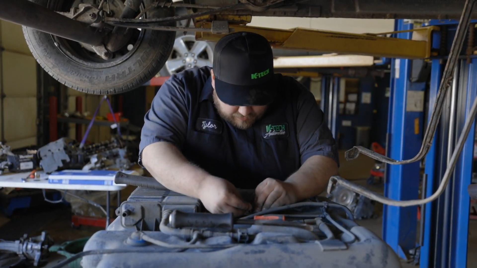 Mechanic | Careers That Work | Grades 3-5, 6-8, 9-12 Social Studies ...