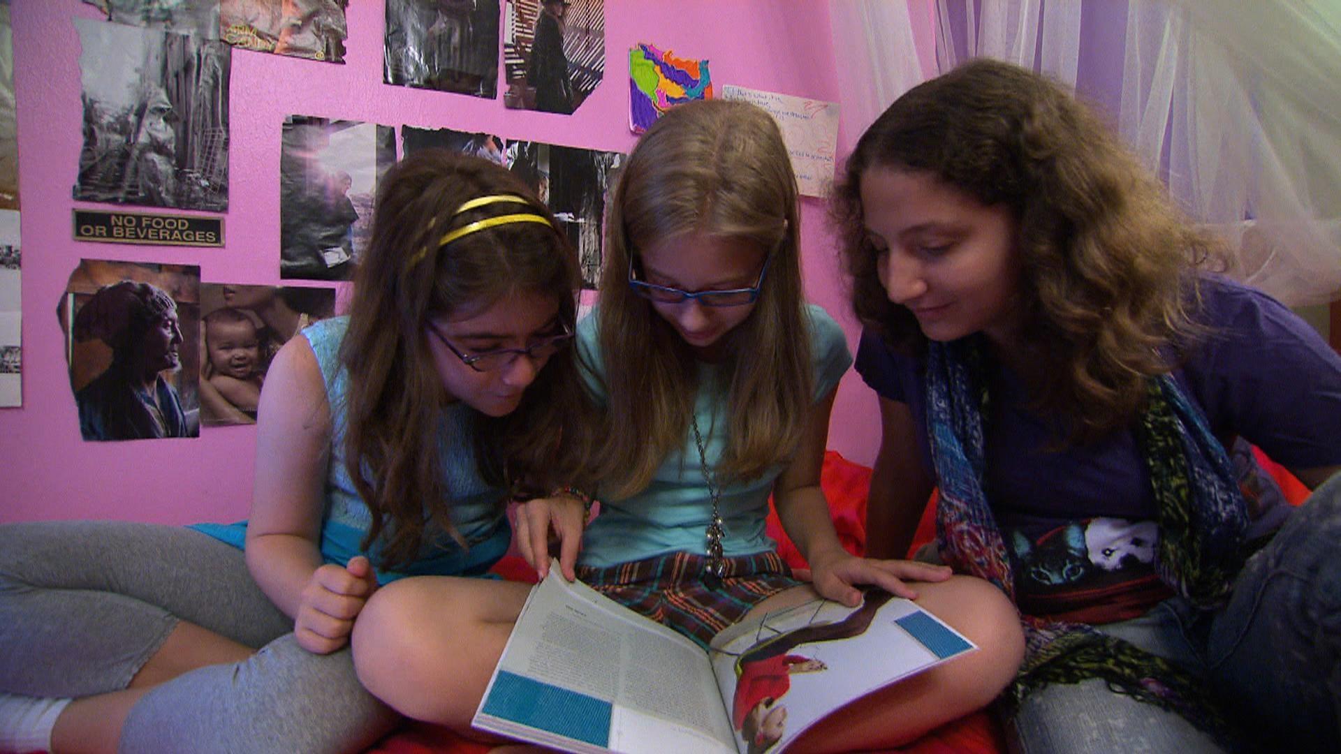 SciGirls | High Tech Fashion 01: Brainstorm & Research | PBS LearningMedia