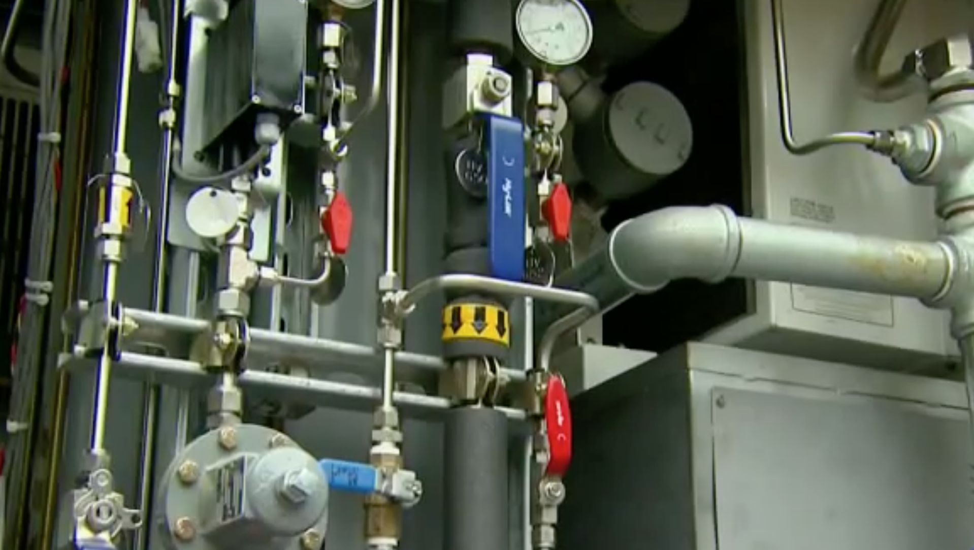 Hydrogen: Nature's Fuel | Making Fuel Cells | PBS LearningMedia