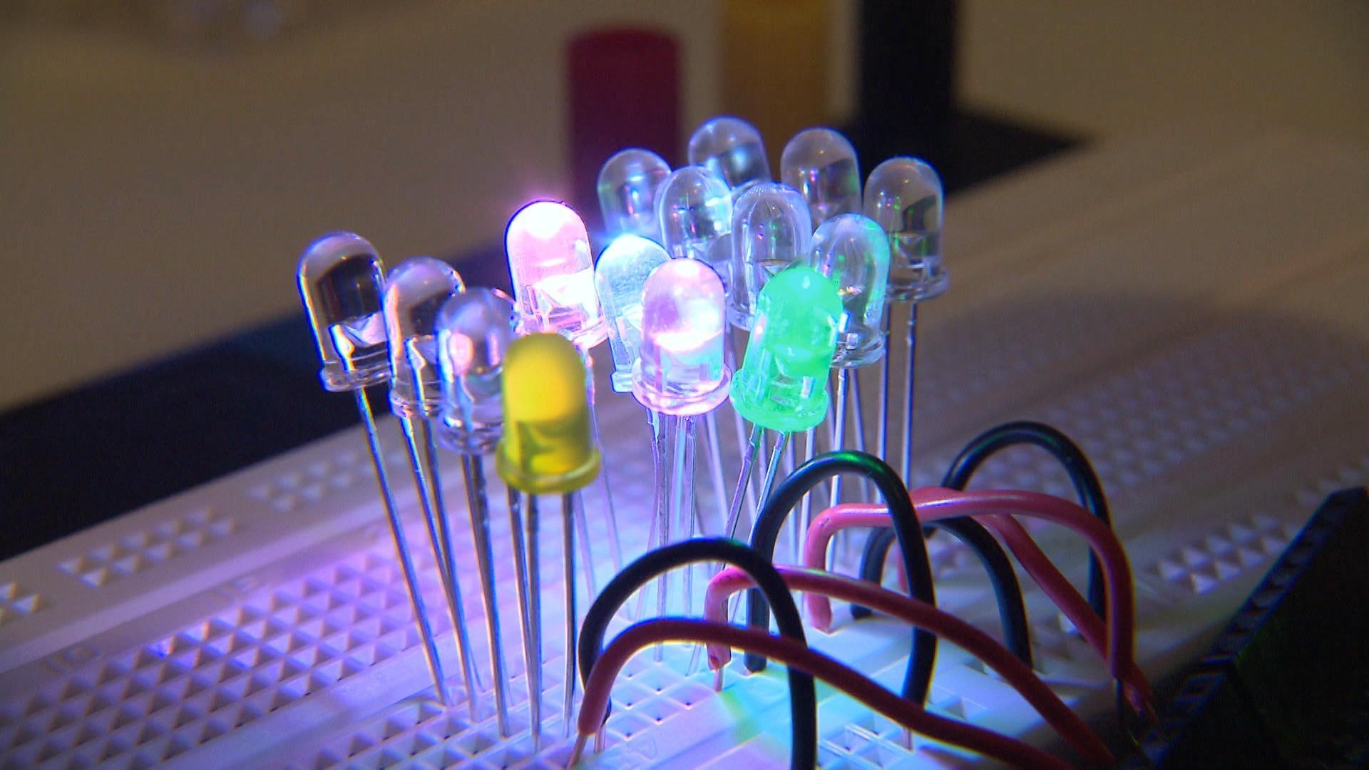 SciGirls | Luces de Casillero | PBS LearningMedia