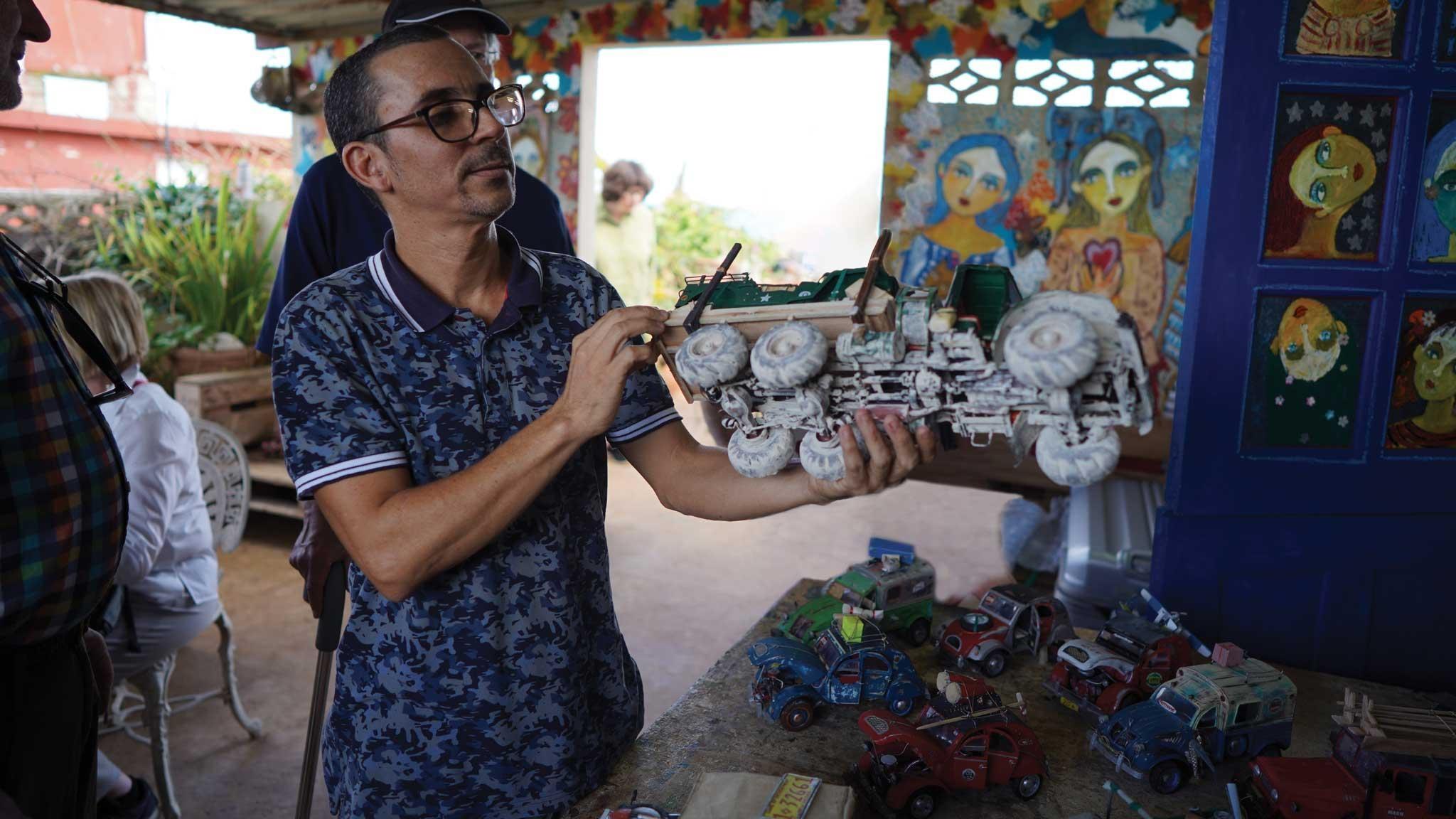 Making Models with a Purpose | Craft in America | PBS LearningMedia