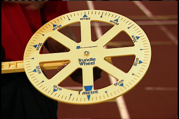 Measuring Different Lanes on the Track | Cyberchase | Math | Video ...