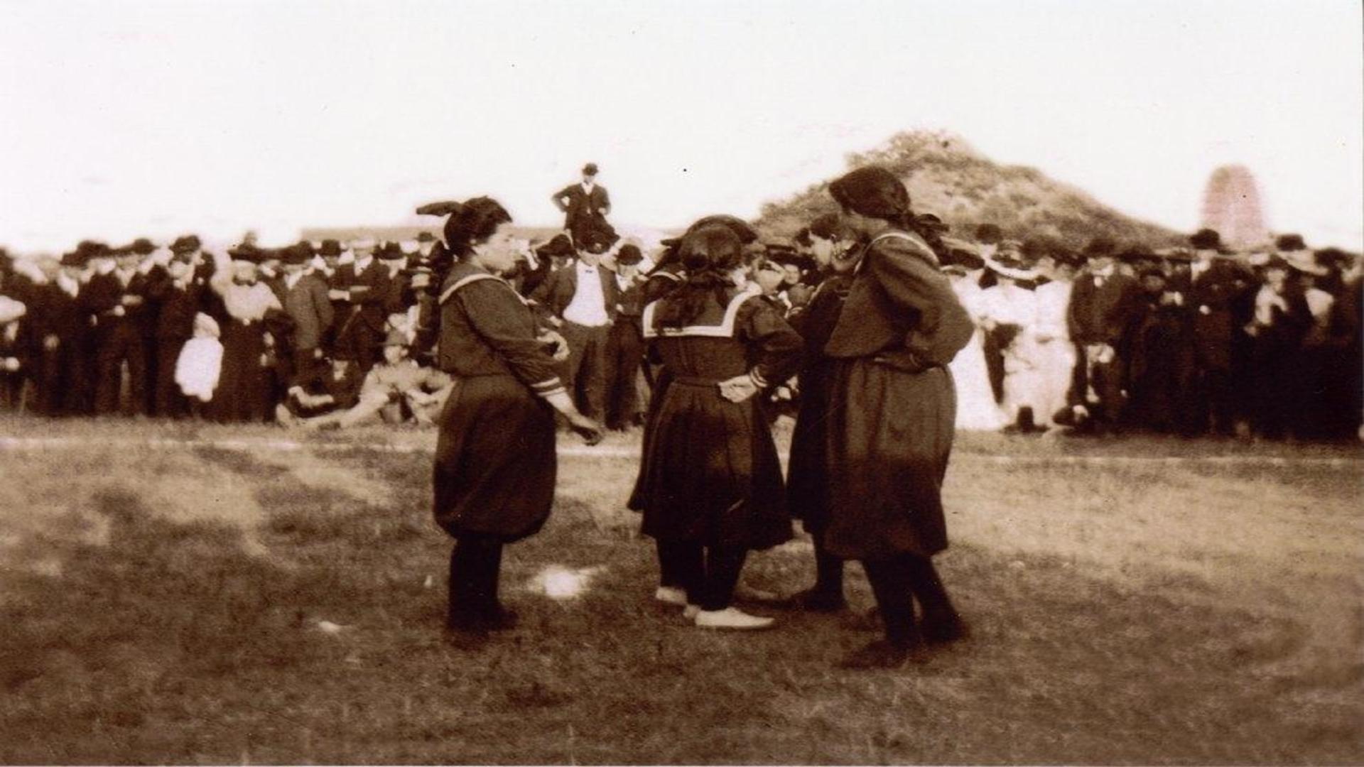 Girls Basketball in 1902 | Playing for the World | PBS LearningMedia