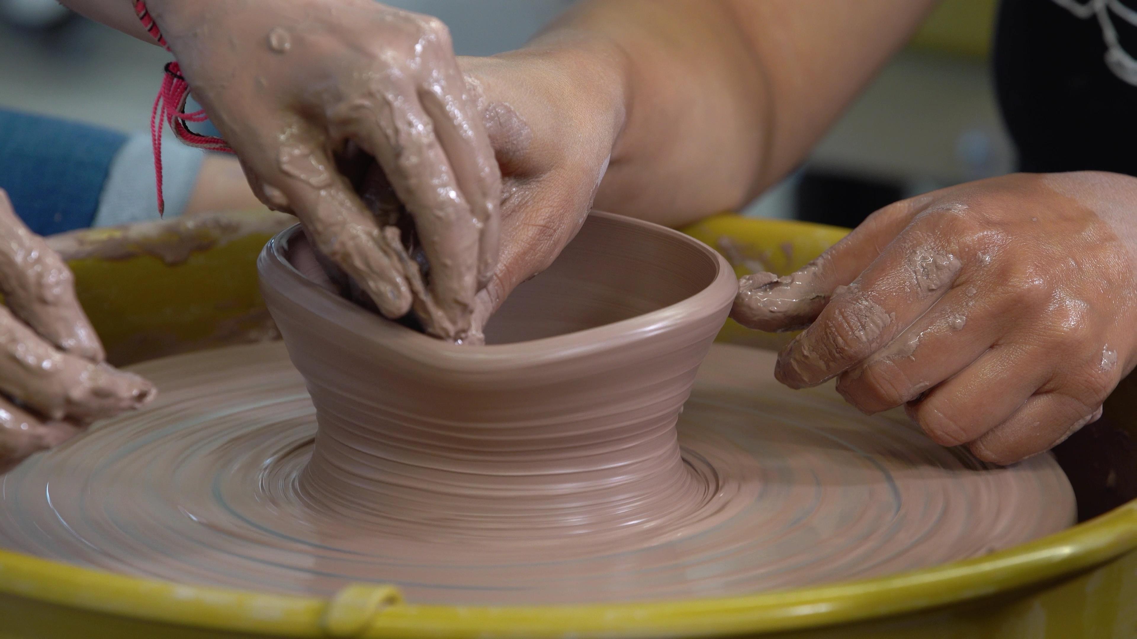 Clay & A Piece of Home | The Infinite Art Hunt | PBS LearningMedia