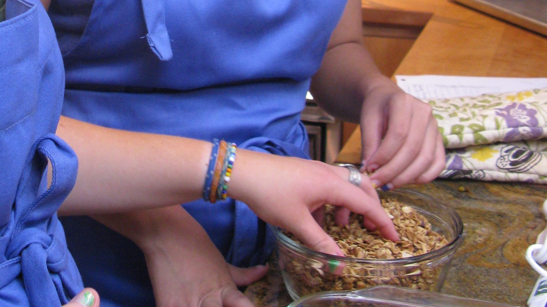 SciGirls | Science Cooks! | PBS LearningMedia