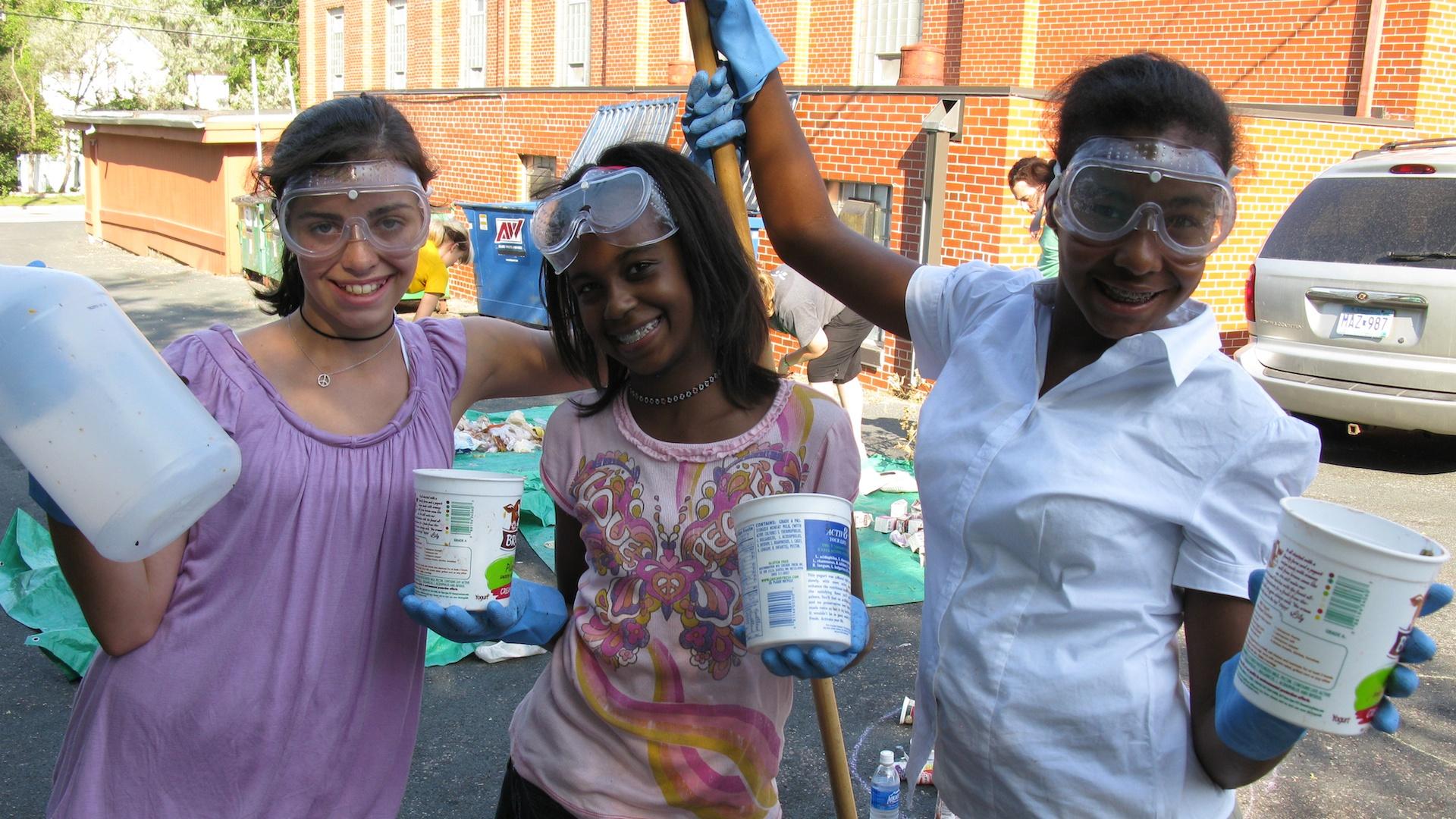 SciGirls | Sink or Swim? | PBS LearningMedia