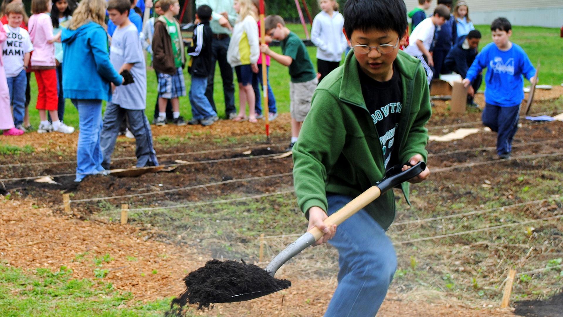 A Gardener's Poem | Think Garden | Grades K-2, 3-5 English Language ...