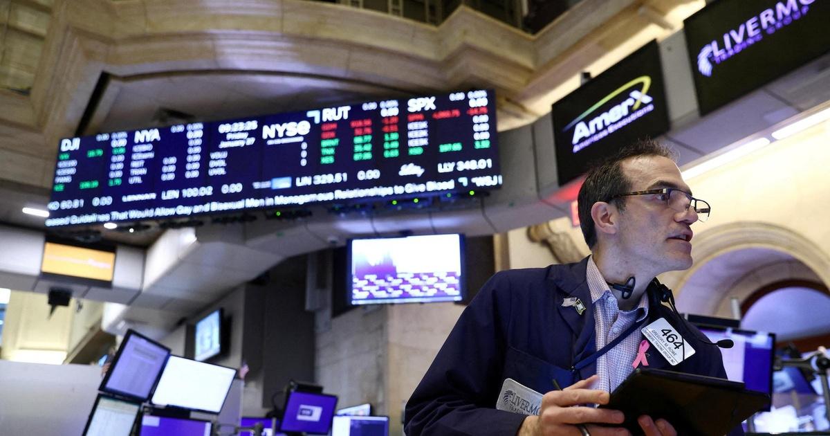 PBS NewsHour | News Wrap: CBO offers bleak reassessment of U.S. economy ...