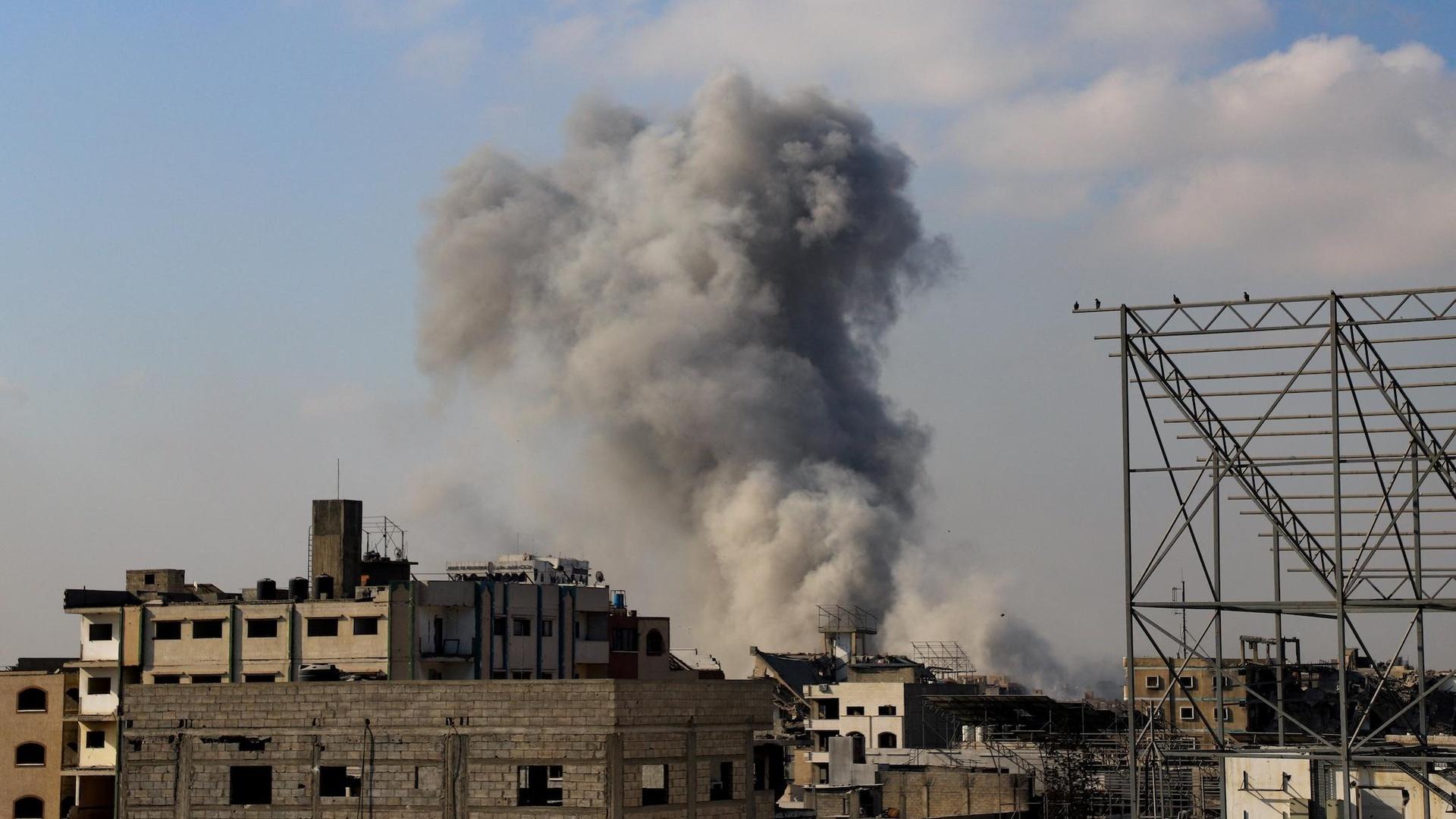 September 29, 2025 - PBS News Hour full episode | PBS News Hour ...