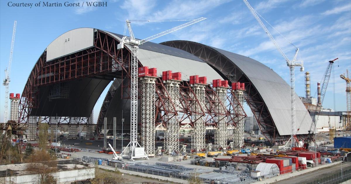 MetroFocus | “BUILDING CHERNOBYL'S MEGATOMB” | Season 2017 | PBS