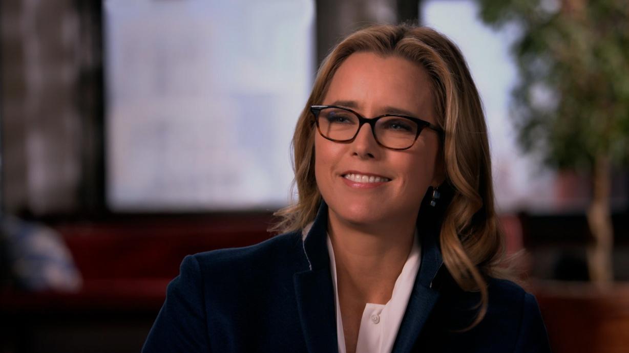 Téa Leoni Discovers Her Biological Grandmother | Watch Finding Your ...