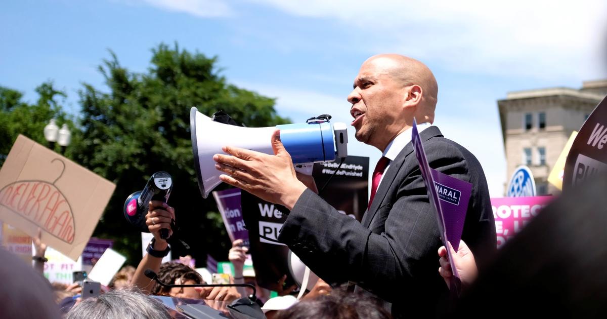 PBS News Hour | Across the country, 2020 Democrats focus on race and ...