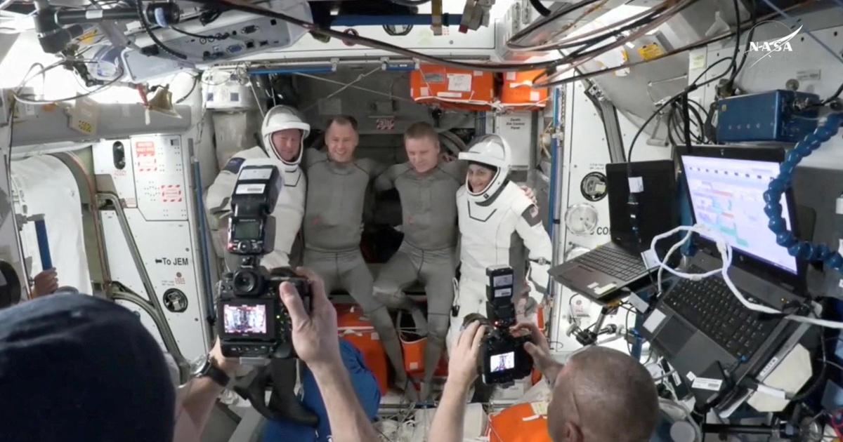 PBS News Hour | News Wrap: Astronauts return after 9 months stuck in ...