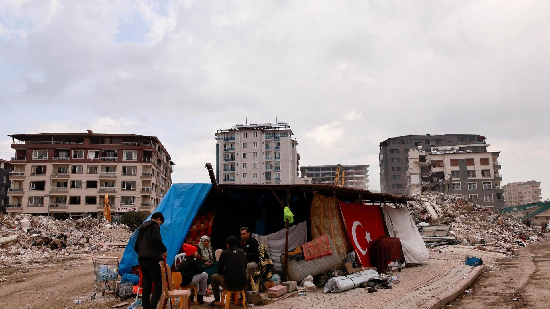 Earthquake recovery hampered by sheer scale of destruction | PBS News ...