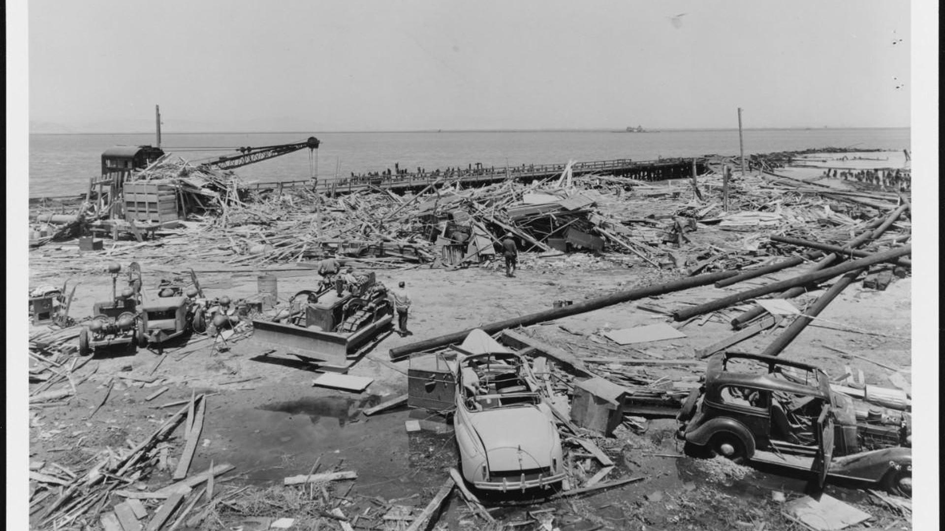 The hidden history of the Port Chicago 50 | PBS News Hour | THIRTEEN ...