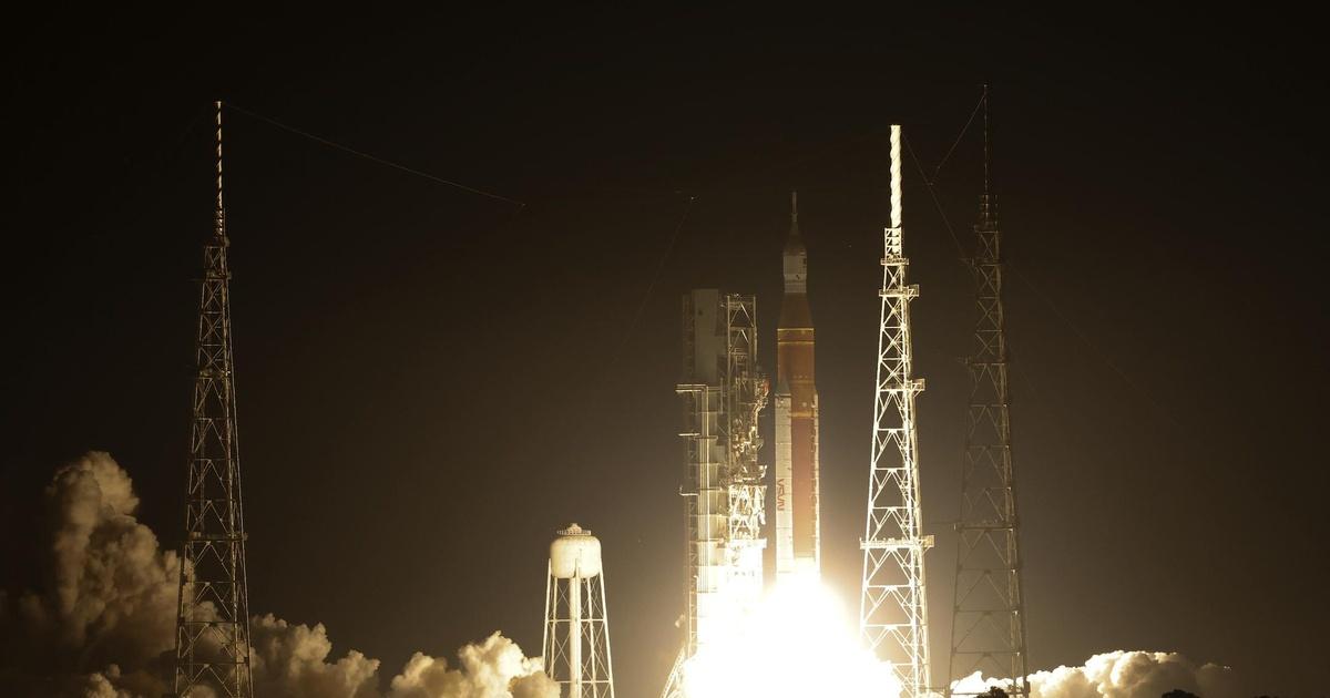 PBS NewsHour | NASA's Artemis rocket lifts off for mission to the moon ...