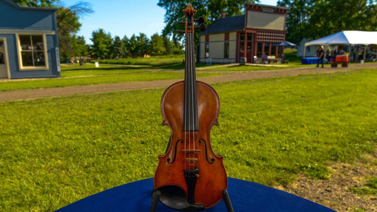 Appraisal: 1925 Frantisek Herclik Violin | Antiques Roadshow | THIRTEEN ...