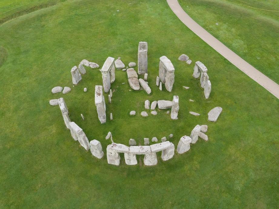 Preview | The First Circle of Stonehenge | Watch on PBS Wisconsin