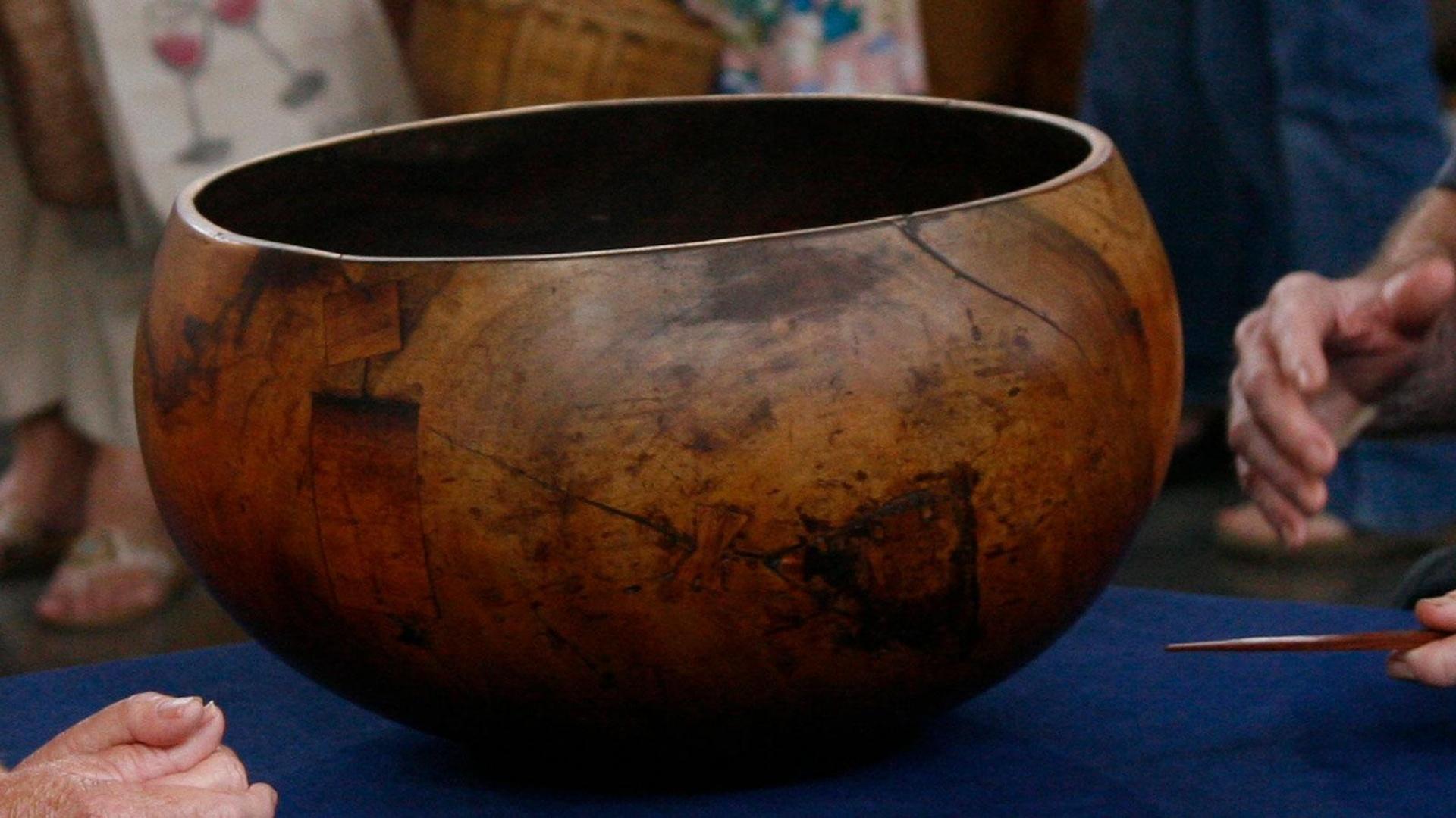 Appraisal: Ancient Hawaiian Umeke Poi Calabash | Antiques Roadshow ...