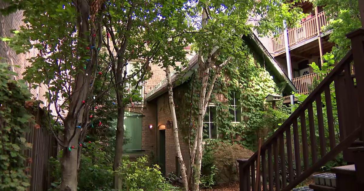 Chicago Tonight | Ask Geoffrey: Chicago’s Coach Houses | Season 2020 | WTTW