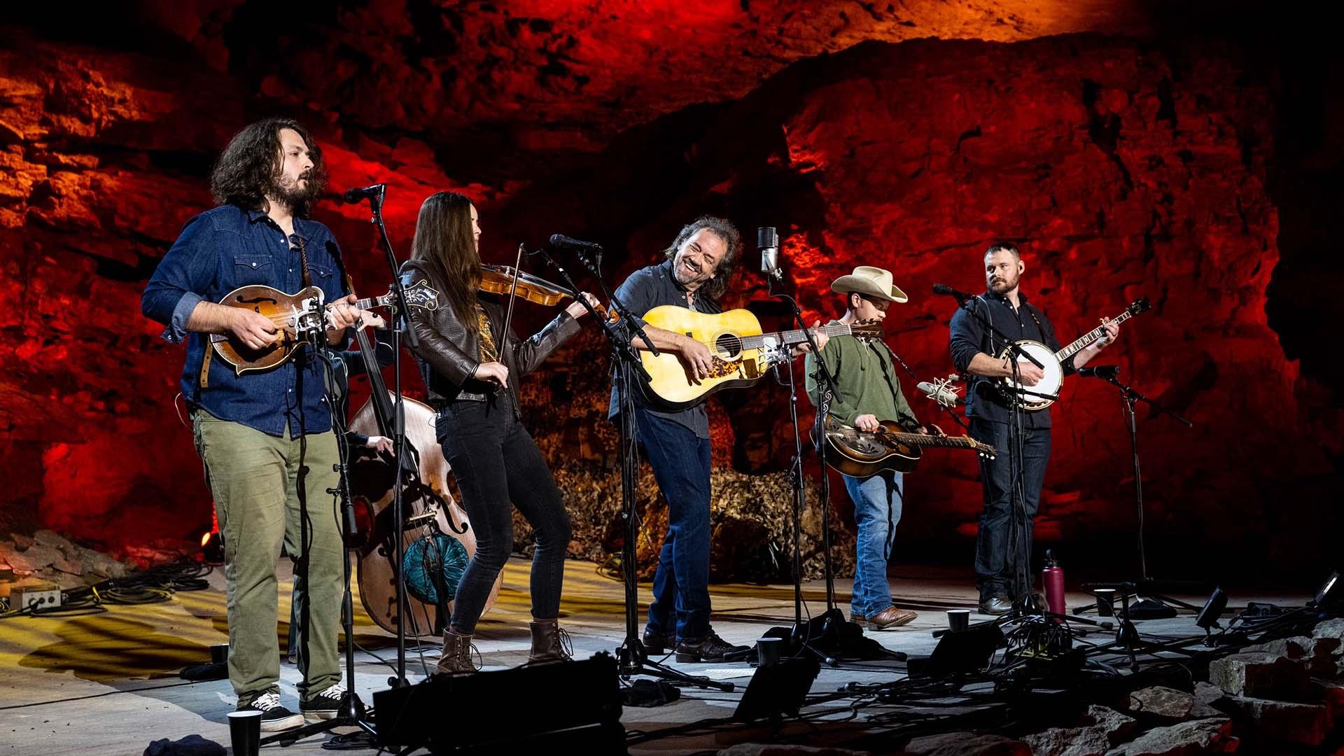 THE DAN TYMINSKI BAND performs 'Hey Brother' | The Caverns Sessions ...