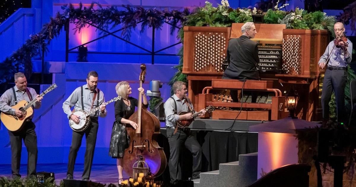 Christmas With The Tabernacle Choir | Mashing through the Snow (Jingle ...