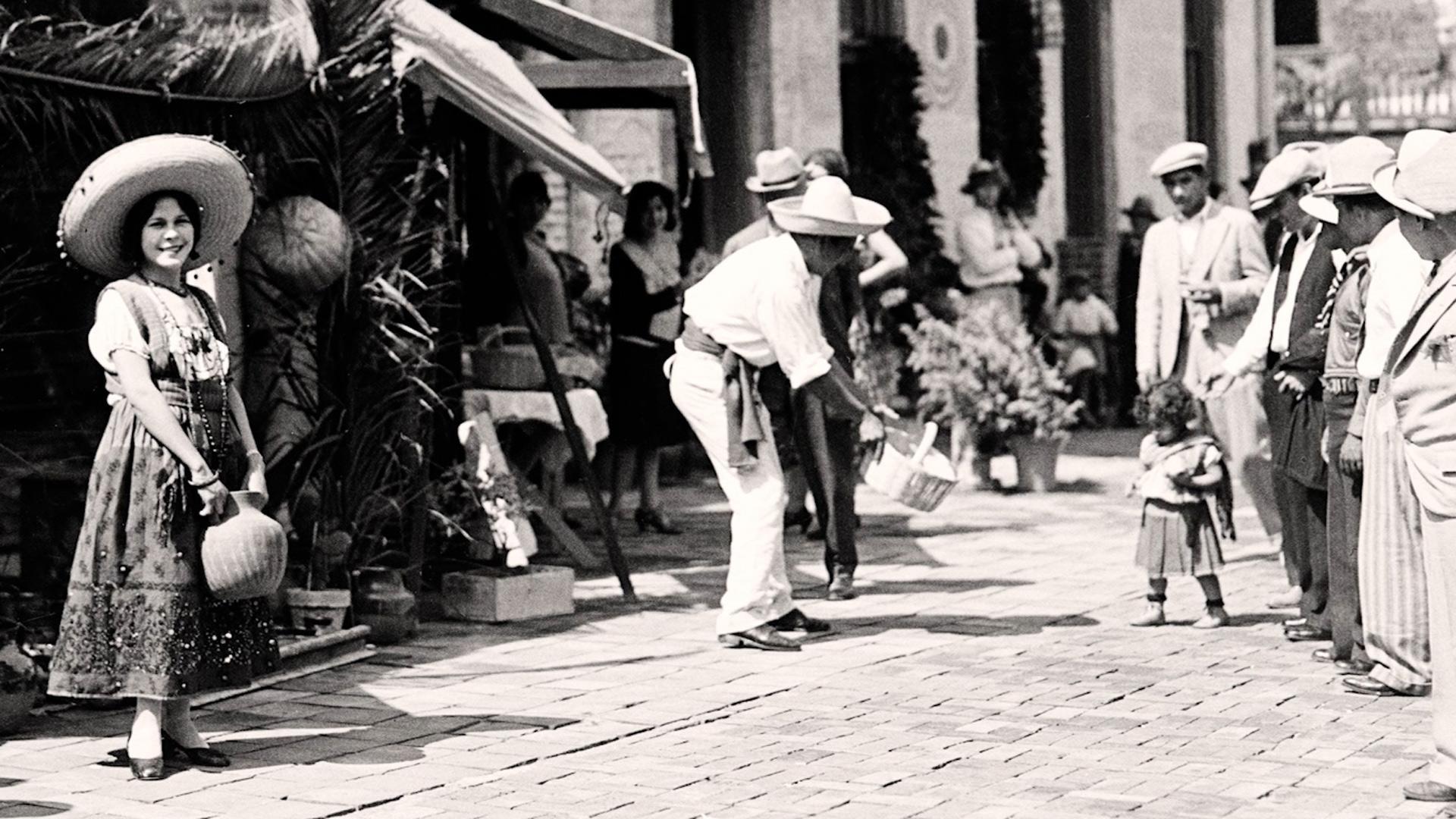 How Olvera Street Became the Tourist Spot We Know Today | Artbound ...