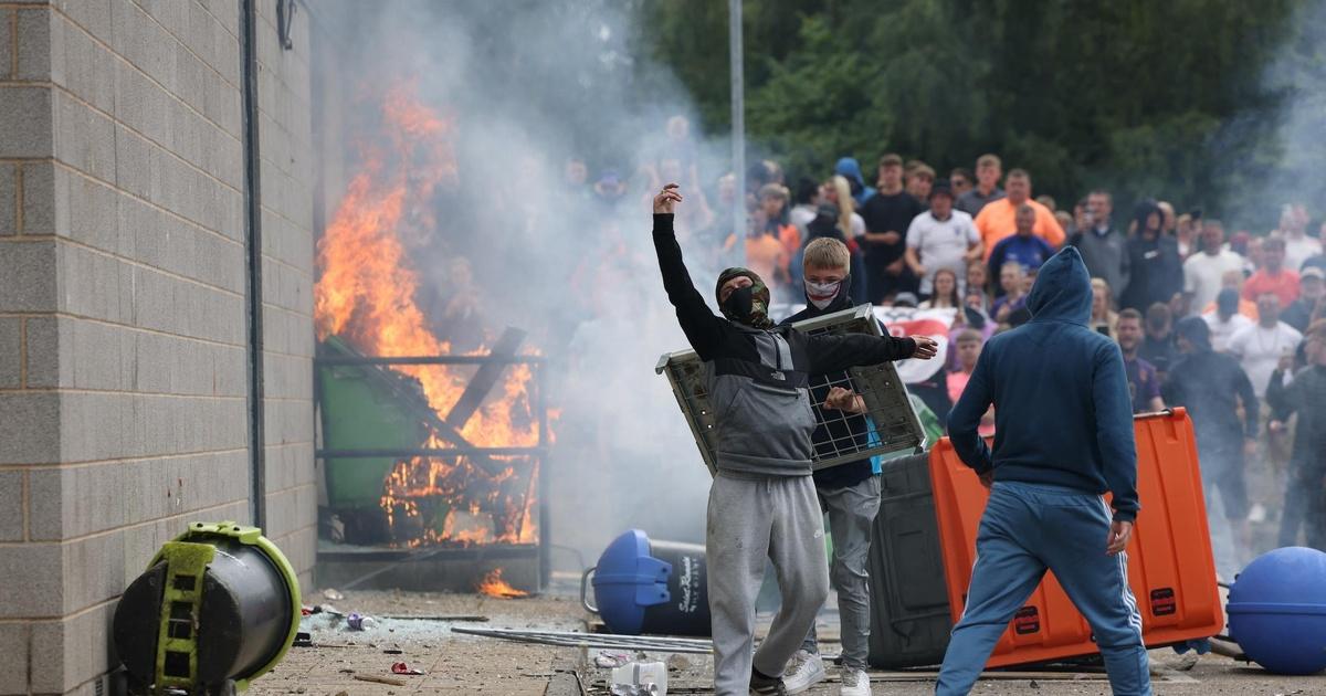 PBS News Hour | Anti-immigrant protesters wreak havoc in across England ...