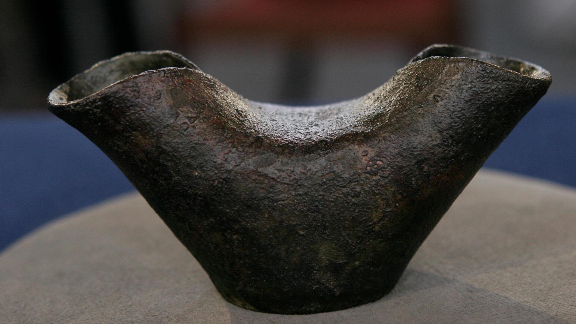 Appraisal: George Ohr Vase, ca. 1890 | Antiques Roadshow | THIRTEEN ...