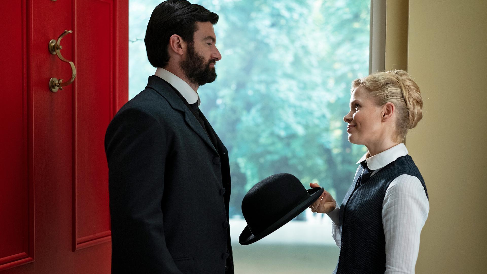 Costumes | Miss Scarlet & The Duke | THIRTEEN - New York Public Media