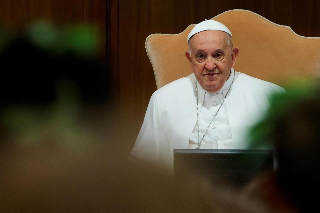 Pope apologizes for using slur while discussing gay clergy | Watch on ...