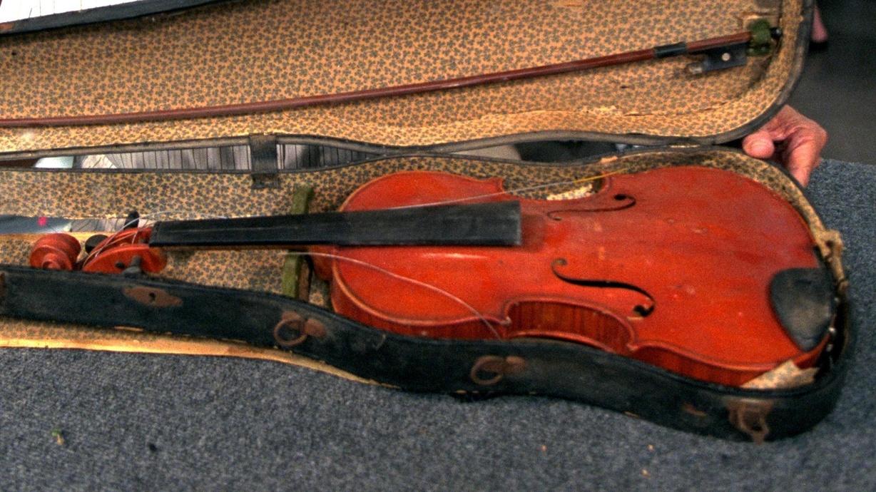 Appraisal: 1935 Carl Becker Violin | Watch on PBS Wisconsin