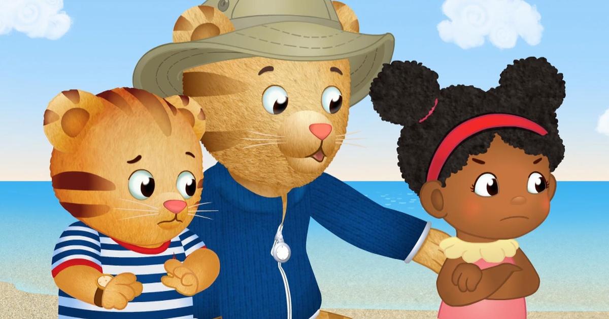 Daniel Tiger's Neighborhood | Too Much Splashing at the Beach | Season ...