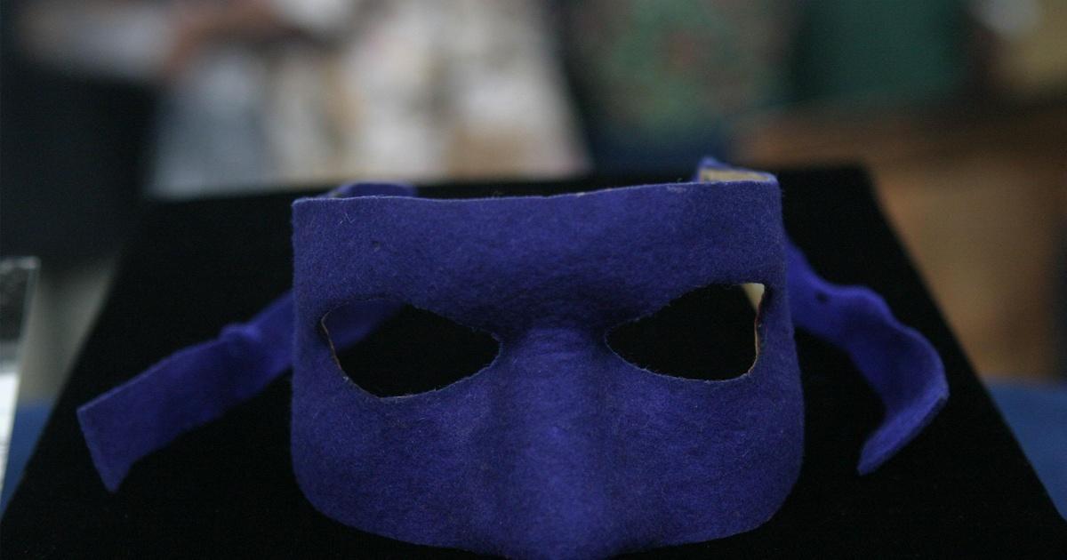 Antiques Roadshow | Appraisal: 1951 Inscribed Lone Ranger Mask | Season ...