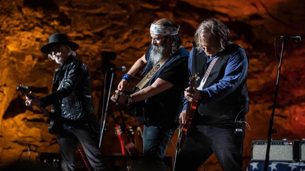 Steve Earle and the Dukes - Bluegrass Underground | All Episode ...