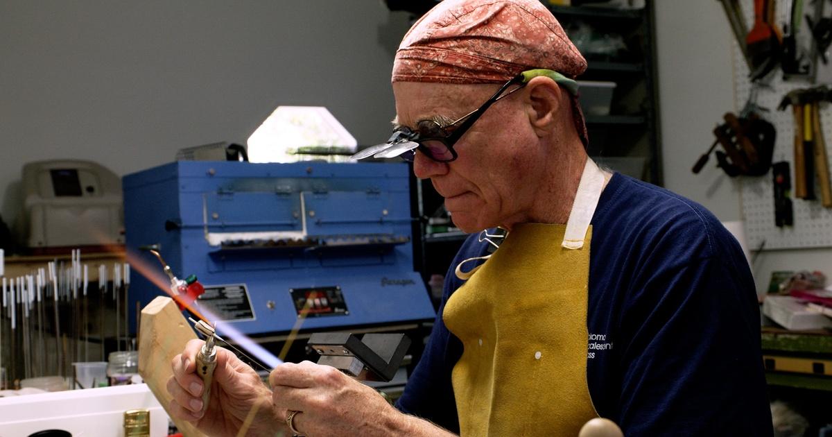 arts IN focus | Greg Duncan, Glass Artist & Jasmine Matthews, Oil ...